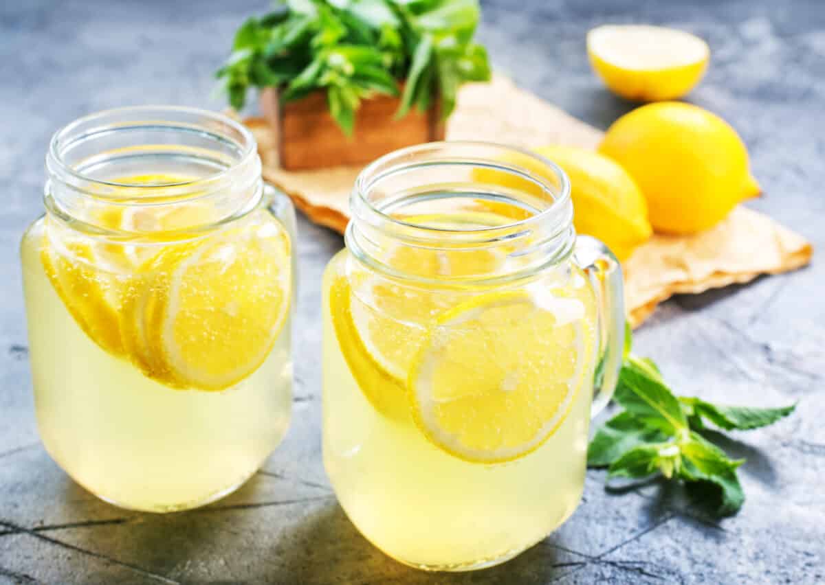 Zitronenlimonade Thermomix®: mit Schale, 15 Min